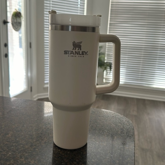 Stanley | Dining | Stanley Quencher 4oz | Poshmark